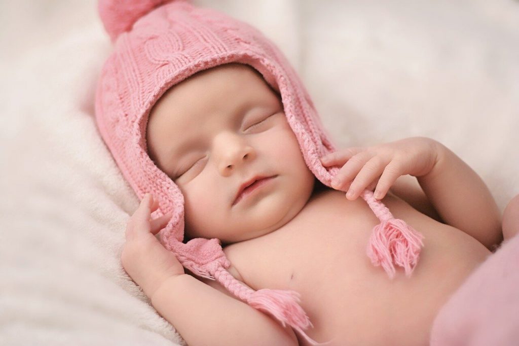21 White Girl Names With Unique Meanings - Wonder Parenting